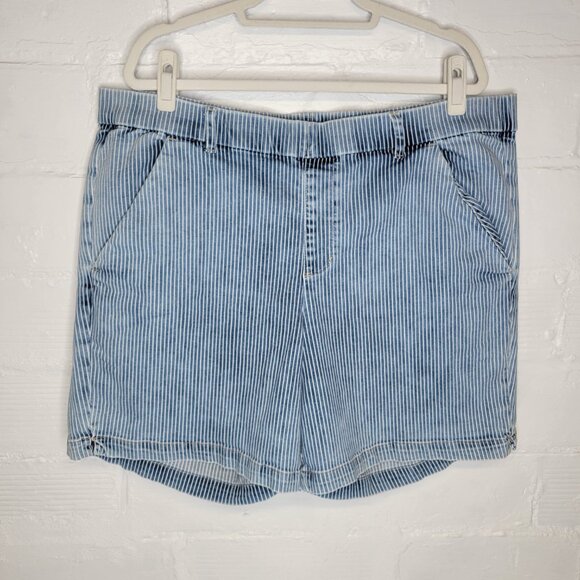 Jag Jeans | Shorts | Jag Jeans Womens Size 2w Maddie 8 Short Blue White ...